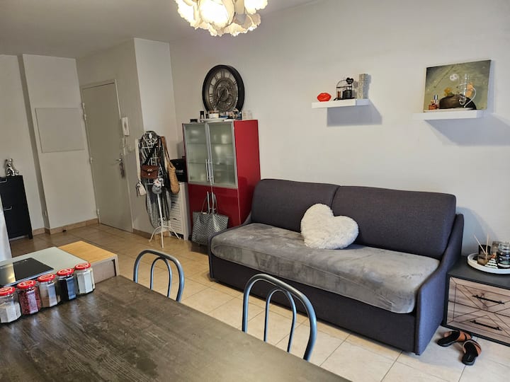 Chambre Lit Double Dans T3 En Rdj Parking - 엑상프로방스