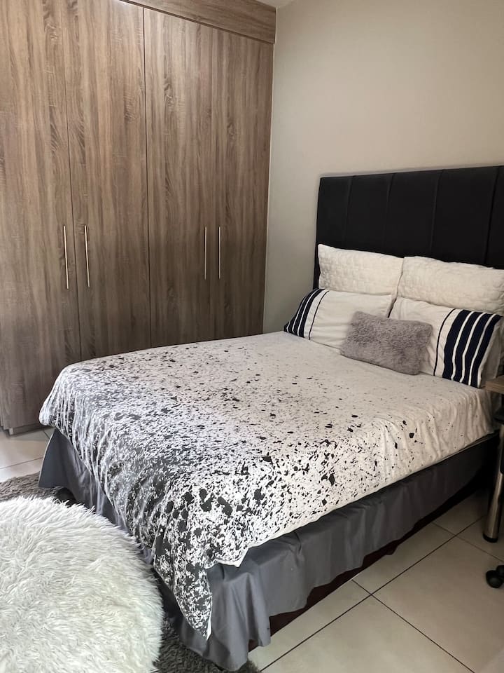 Standard Studio Unit In Hatfield - Pretoria