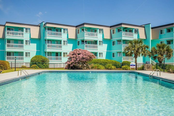 Oceanfront Views + Pool | Steps To Beach - Beaufort, NC
