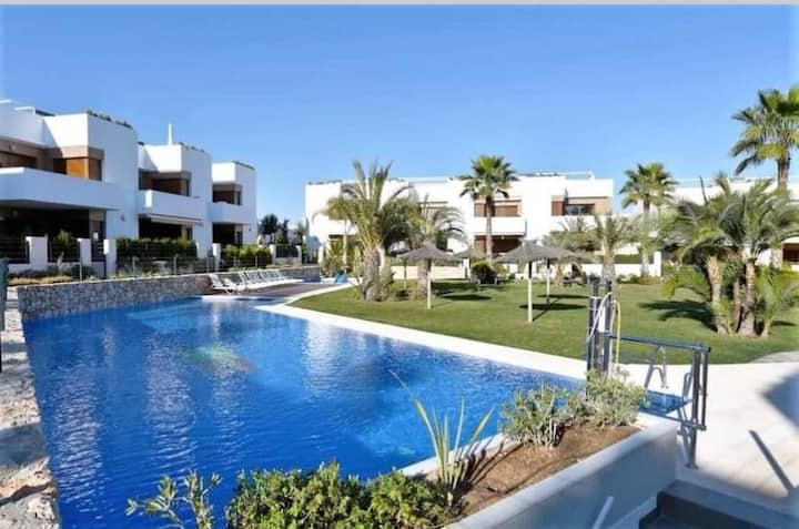 Casa Luna, 2 Bedrooms, 2 Bath, Sleeps 6 - La Zenia