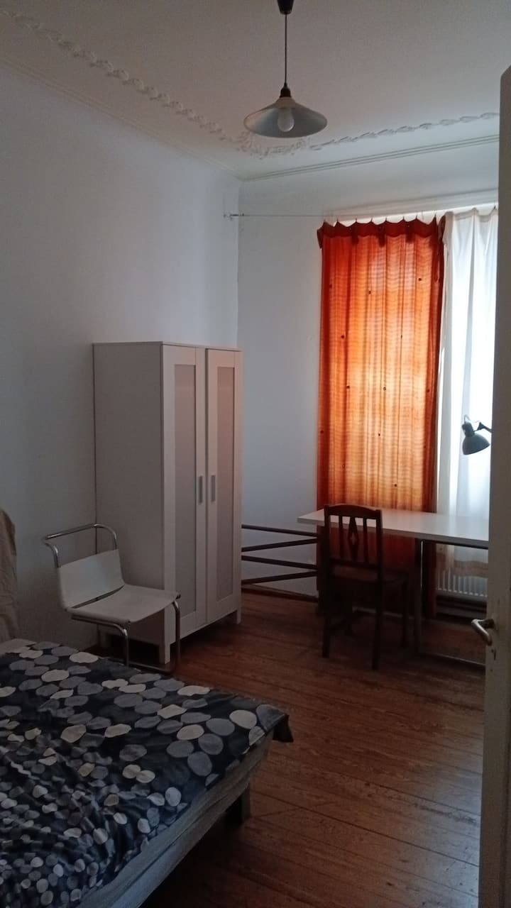 Urbanes Wohnen In Schönem Zimmer
Mit Wlan - Stuttgart