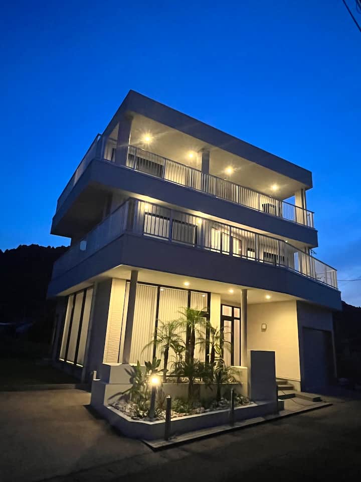 宮崎市 青島 最大8名 潮騒とともに眠り美しい朝日とともに目覚めるオーシャンフロントの別荘 - Miyazaki