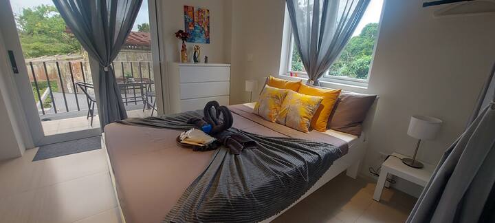 1br-kitchen & Balcony Solarheatedpool - Netflix - Amadeo