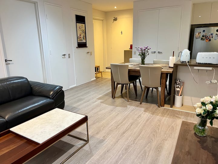 Room+private Bath+gym+pool - Moore Park