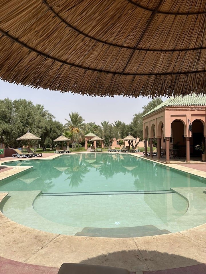 Ryad Avec Gouvernante Et Piscine - Marrakesh