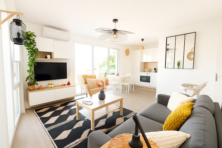 Appart Neuf A 150 M De La Plage, Garage Clim,fibre - Fréjus