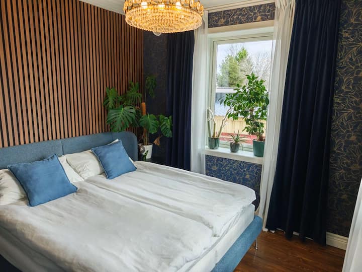 Centralt Gästhus I Sala Med Kök, Trädgård & Wi-fi - Sala