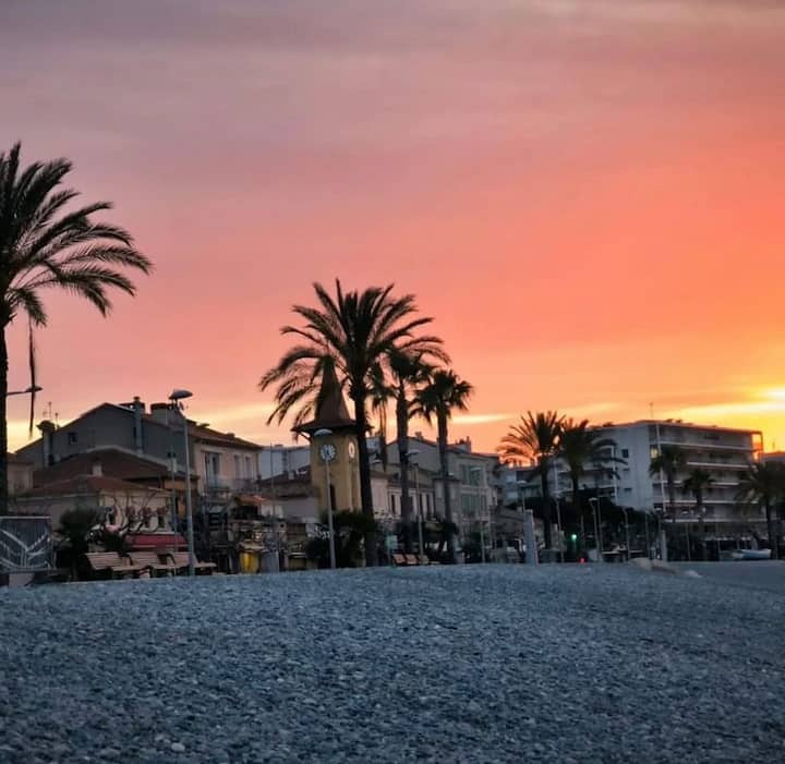Appartement 3 Pièces Au Bord De Mer Avec Piscine - Cagnes-sur-Mer