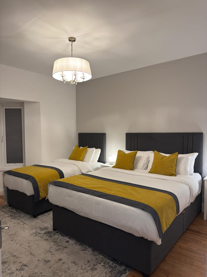 Catherine's Hotel Style By The Sea Family Room 3 - Dungarvan