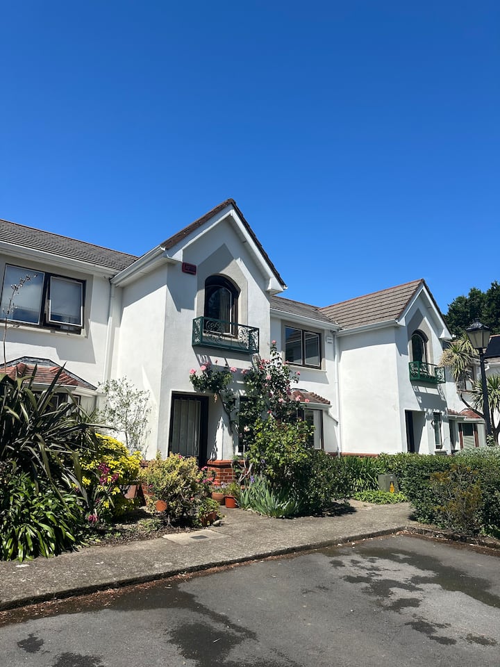 Two Bedroom House Near Seaside - Dublin
