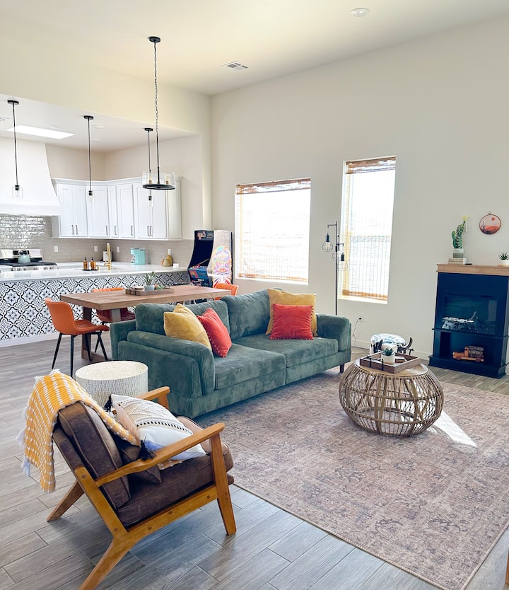 Hot Tub + Arcade, Family‑friendly Comfy New Home - Las Cruces, NM