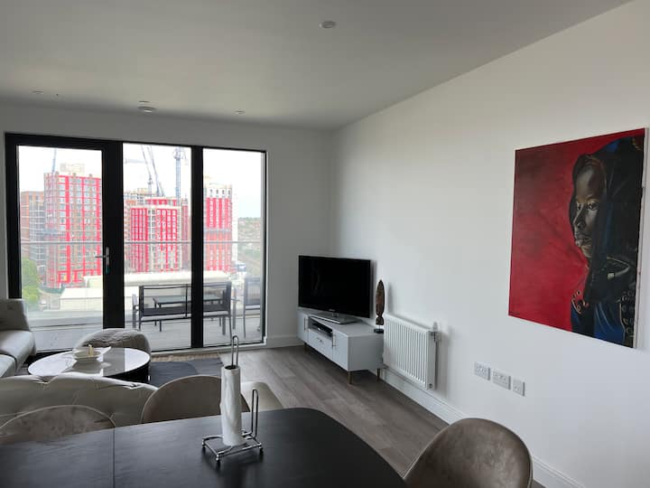 Cosy, Modern Flat, River View - Surbiton