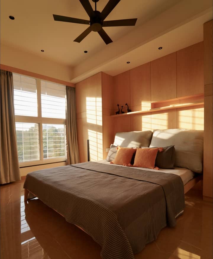 Luxurious Apartment — Law College Rd, Deccan, Pune - Pune