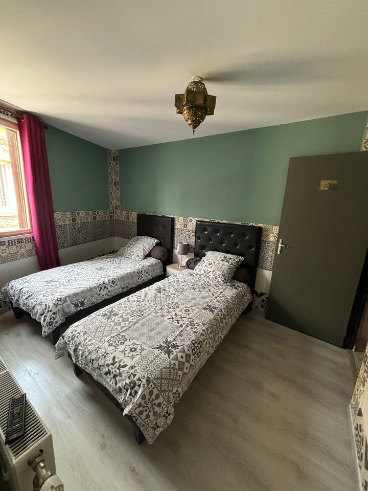 Chambre Lit Jumeau Privée - Arcis-sur-Aube