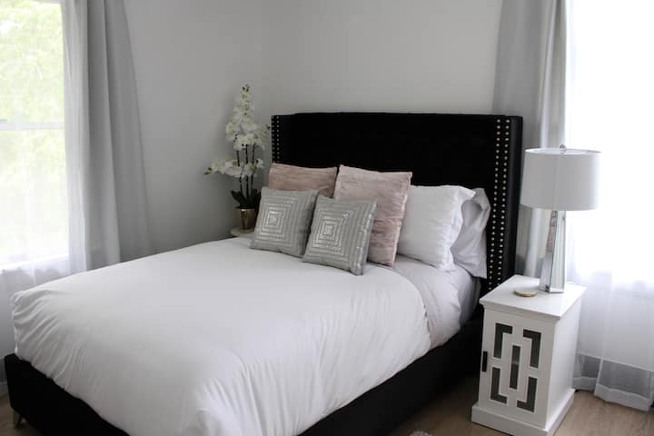 Lux Suites|downtown St. Joe|prime Location|beach - Benton Harbor, MI