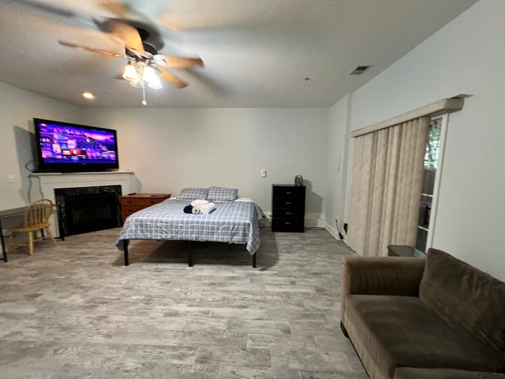 Metro 2 Beds Private Half Bath Shared Kitchen W&d - Ashburn, VA