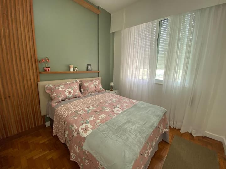 Silencioso, Na Quadra Da Praia De Copacabana - Rio de Janeiro