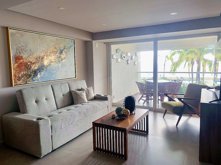Luxurious Remodeled Apartment · Oceanfront Harbor 171 - Puerto Vallarta