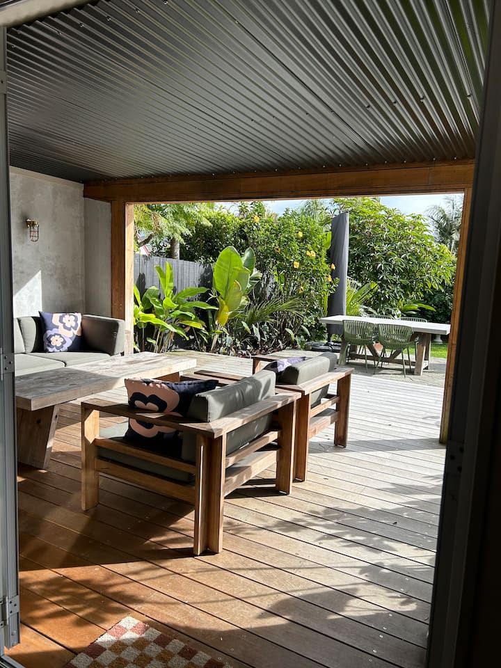 Tropical Grey Lynn Sanctuary - Auckland