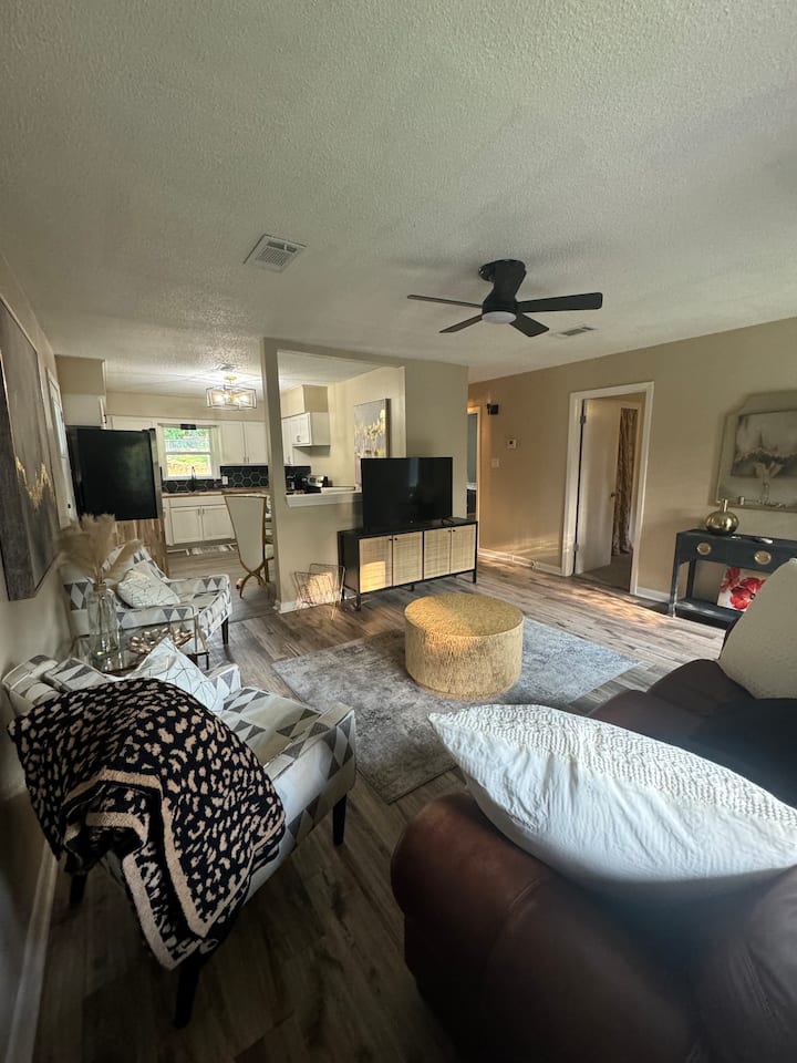 Cottage Home Close To Downtown - Van Buren, AR