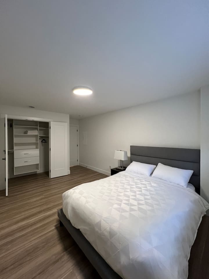 Calm & Cozy Private Suite - Surrey