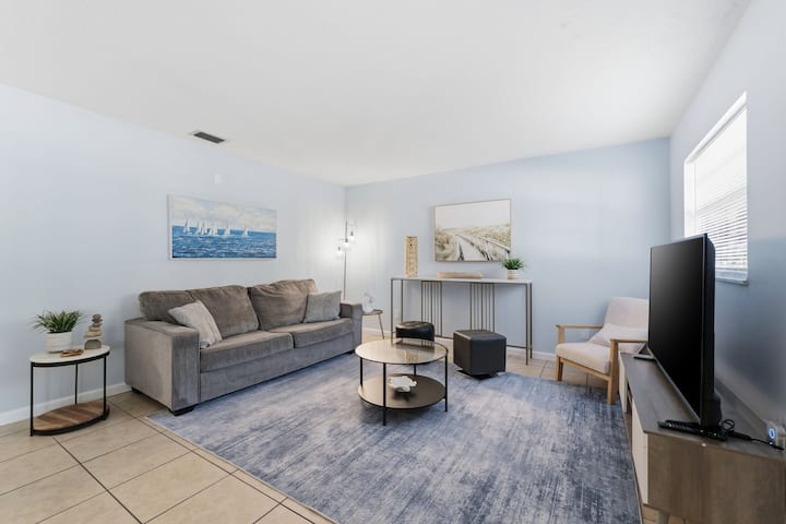 8 Min To Kings Bay | Sleeps 8 + Boat Parking - Crystal River, FL