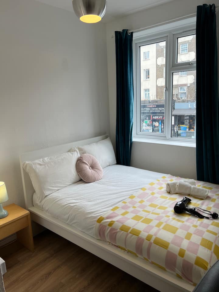 Lovely Economic Double Room In Camden Town - London