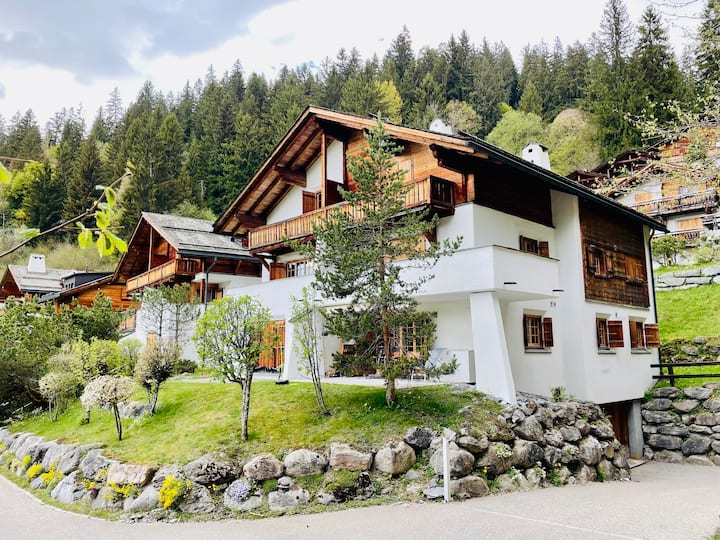 Cosy Chalet Garden Apartment With Mountain Views - Laax