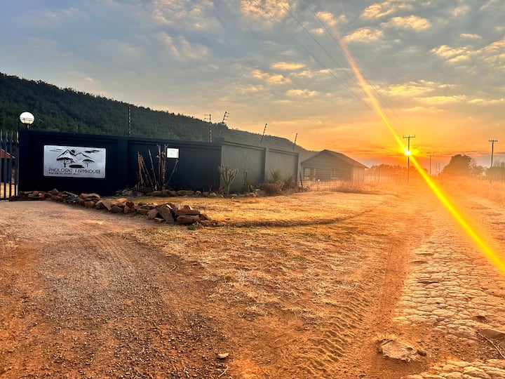 Pholoshi Farmhouse - Own It - Magaliesburg