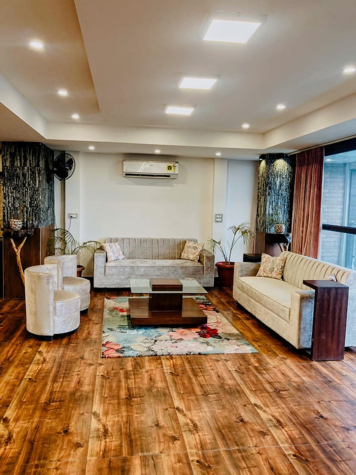 Woodland Realm : 2 Bhk Pent - Dehradun
