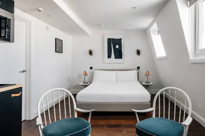 The Knaresborough – Stylish King Studio - Barnes
