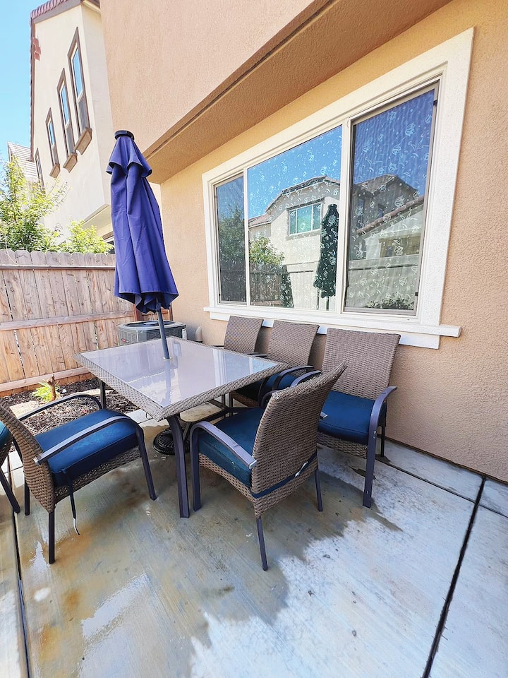 [Alta · Elk Grove] Sleeps 7｜cozy & Modern Home - Elk Grove