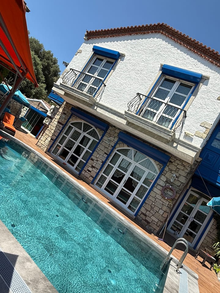 Viaperla Konak 8 Oda,deniz Manz.havuzlu, Su Depolu - Çeşme