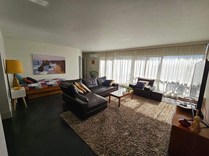 Central Spacious Botanic Apartment - Warrnambool