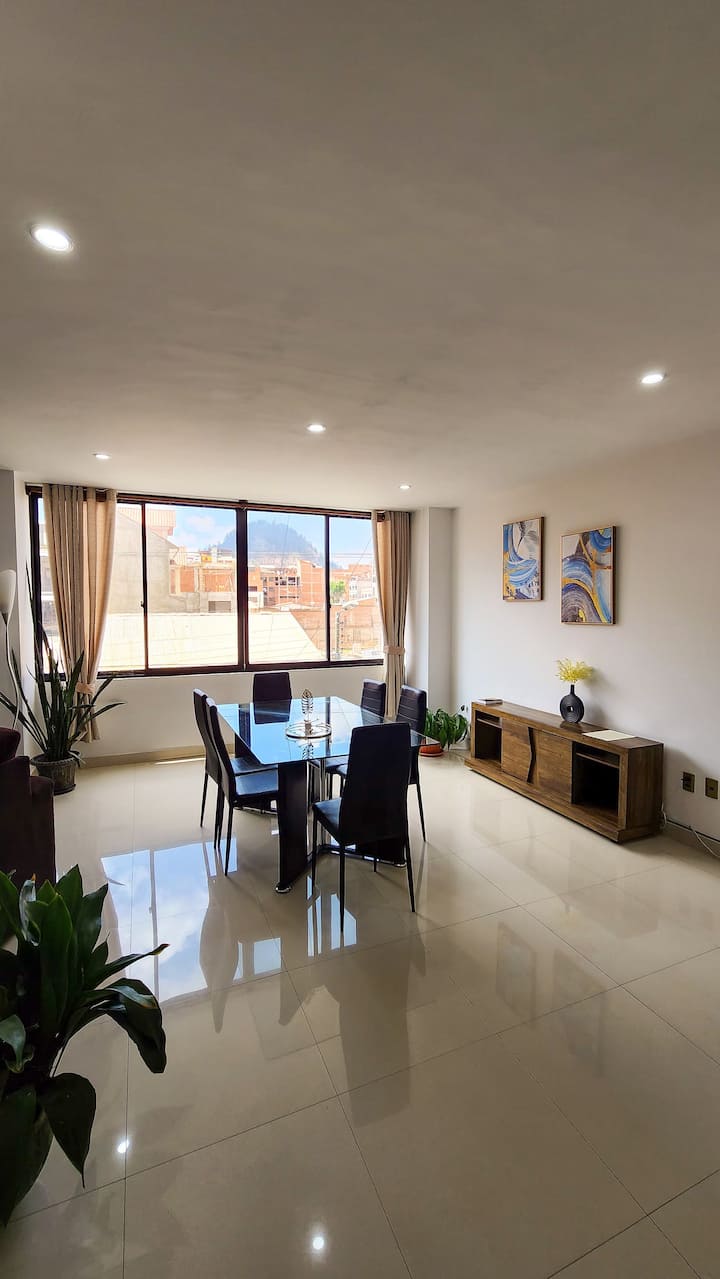 Lujoso Departamento Familiar. - Sucre