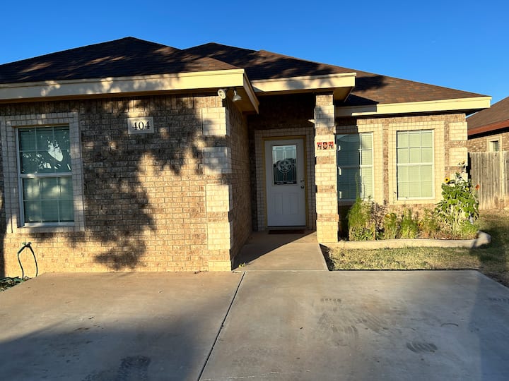 Casa Flor! Downtown Haven! - Midland, TX