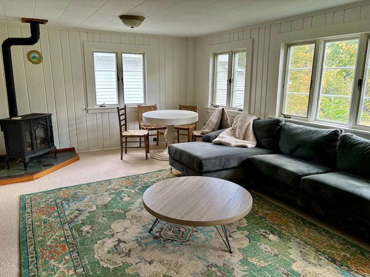 Cozy Two-bedroom Apartment - Woodstock, VT