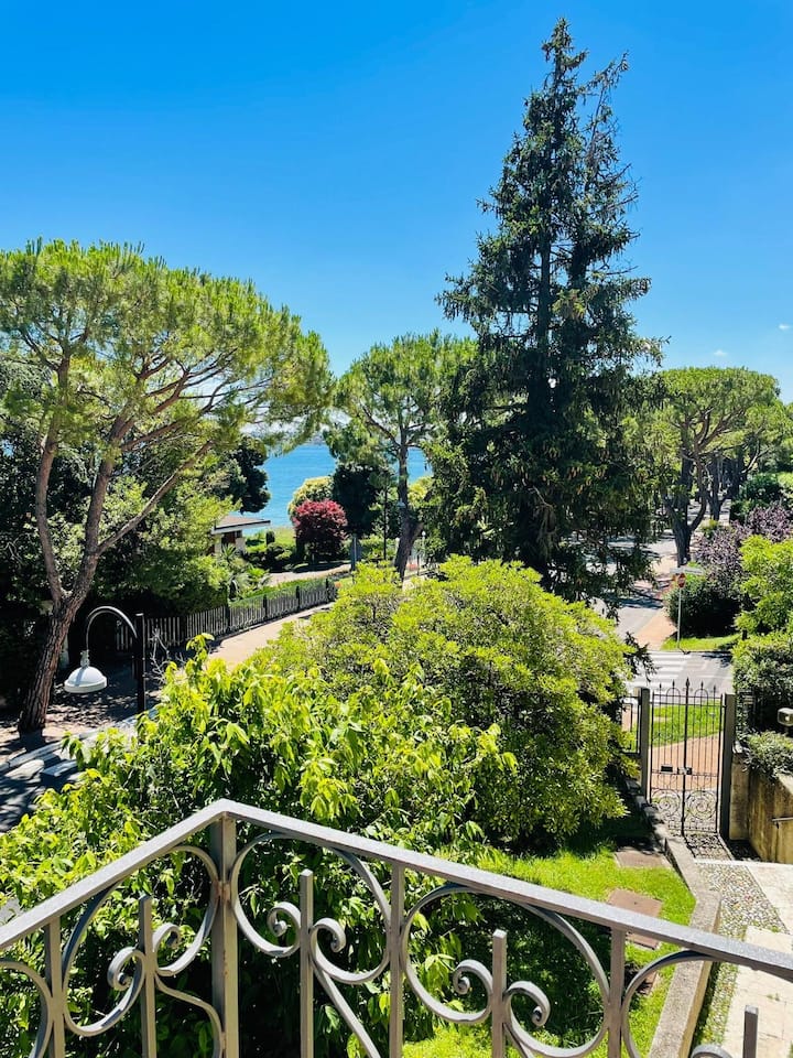 Elegante Appartamento Vista Lago - Desenzano del Garda