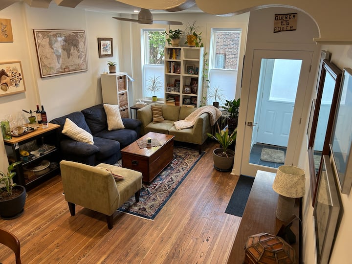 Charming Renovated Rowhome Ready For You! - Philadelphia, PA