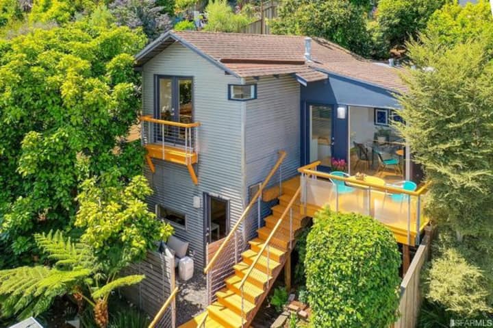 Sunny Architect Renovated Victorian Cottage - San Francisco, CA