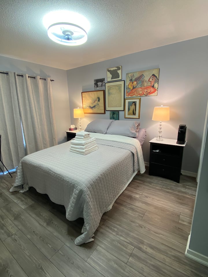 Eccentric Luxury Office Suite - Toronto