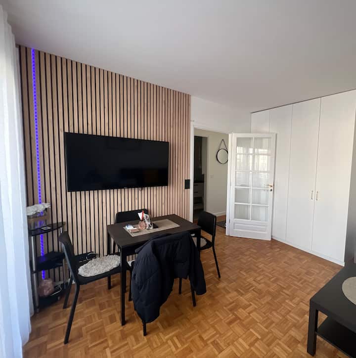 Studio Avec Balcon Et Parking - Rueil-Malmaison