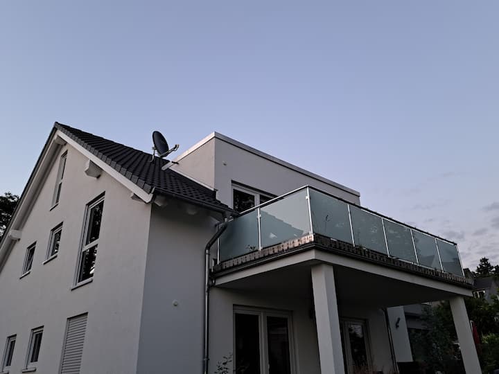 Neuwertige Möblierte 3-zi-whg - Bonn