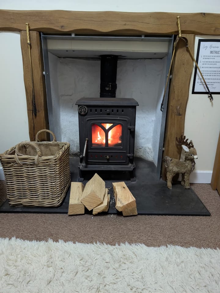 Pet-friendly Country Escape Hottub & Log Burner - Llangrannog