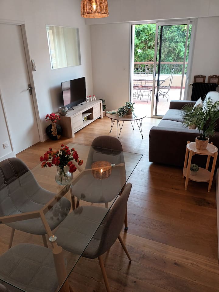 Appartement Garage Terrasse Au Centre Ville - Hyères