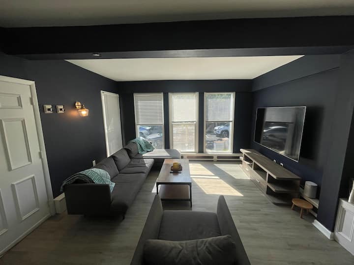 Beachside 2 Bedroom Apartment - Oakhurst, NJ