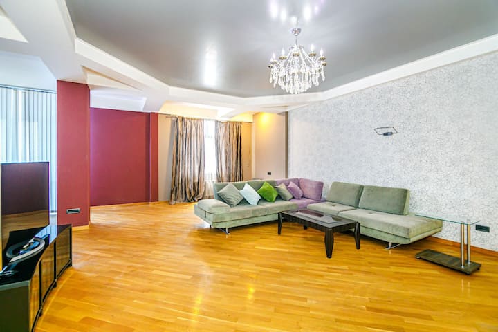Lux Apartment In City Centr - Baku