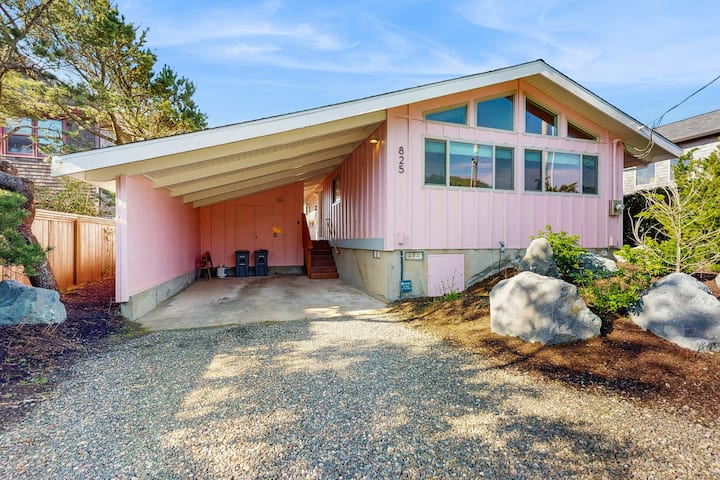 Ocean Front Home With Modern Amenities - Manzanita, OR