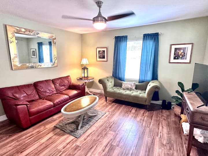 Charming 3/2 Downtown Coeur D’alene Cottage! - Coeur d'Alene, ID