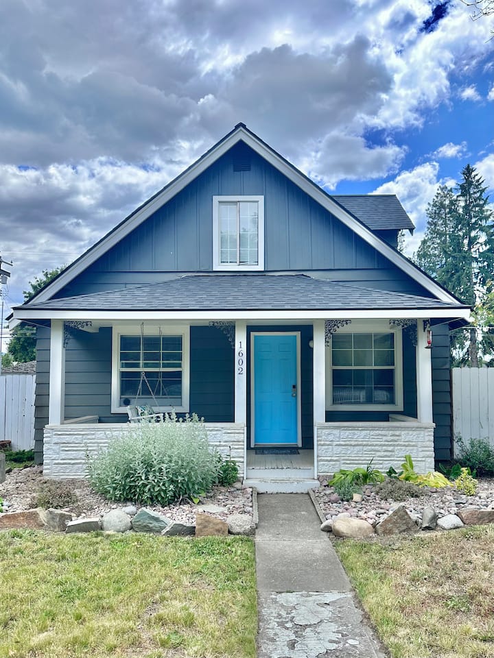 Charming 3/2 Downtown Coeur D’alene Cottage! - Coeur d'Alene, ID